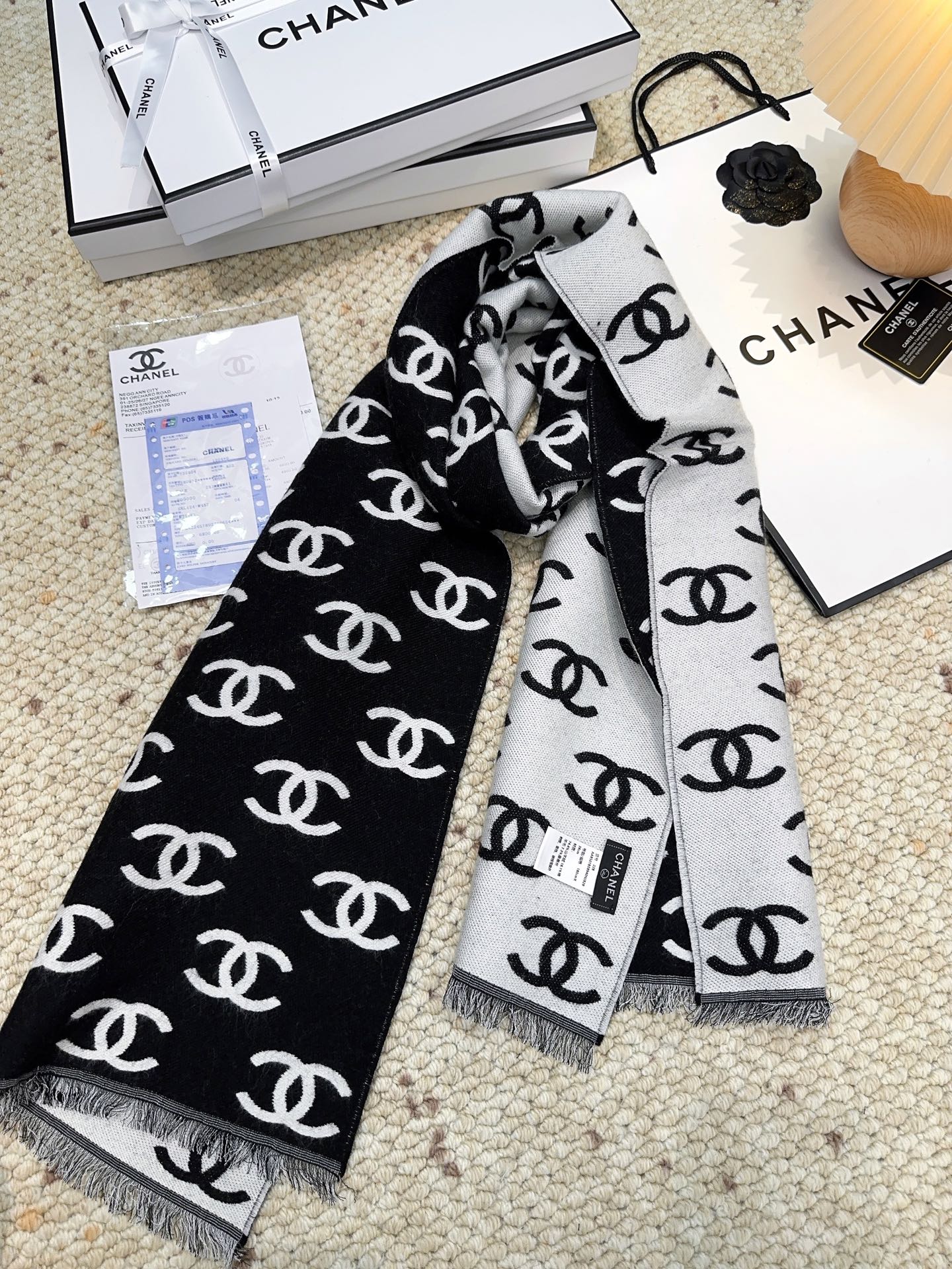Scarf🧣Top cashmere version🧣P Chanel’s new black color tone is really ...